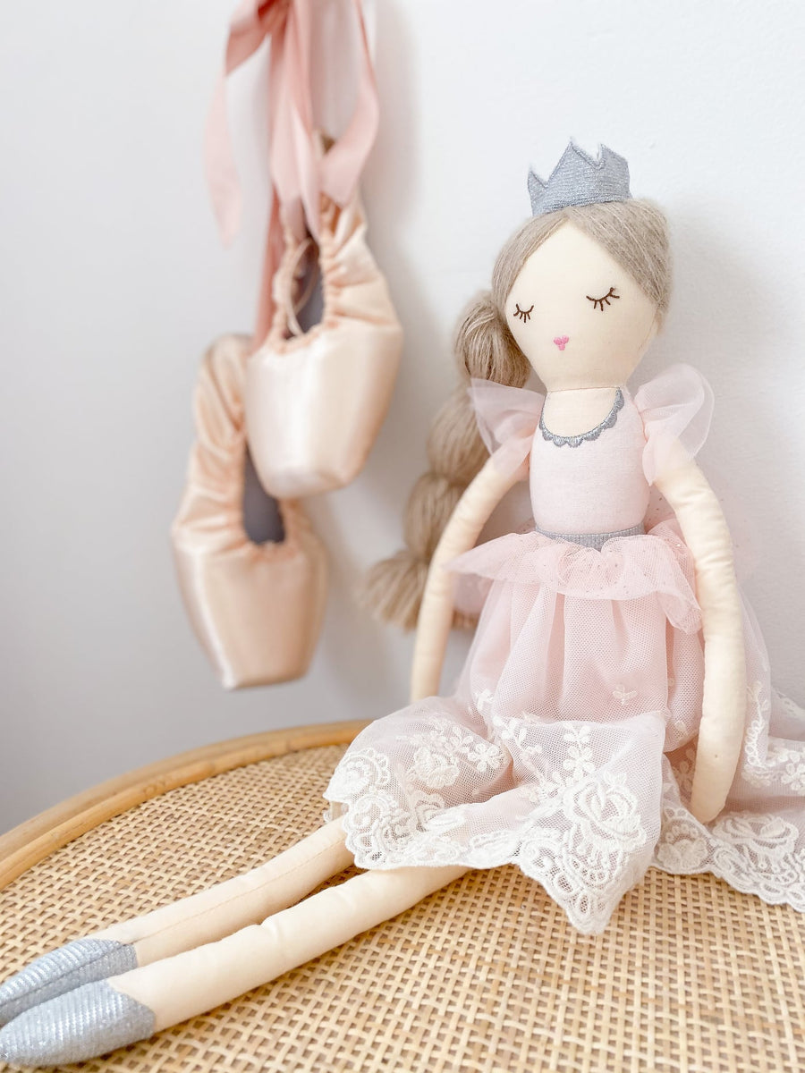 MON AMI Princess Olivia Doll – Dimples Baby Brooklyn